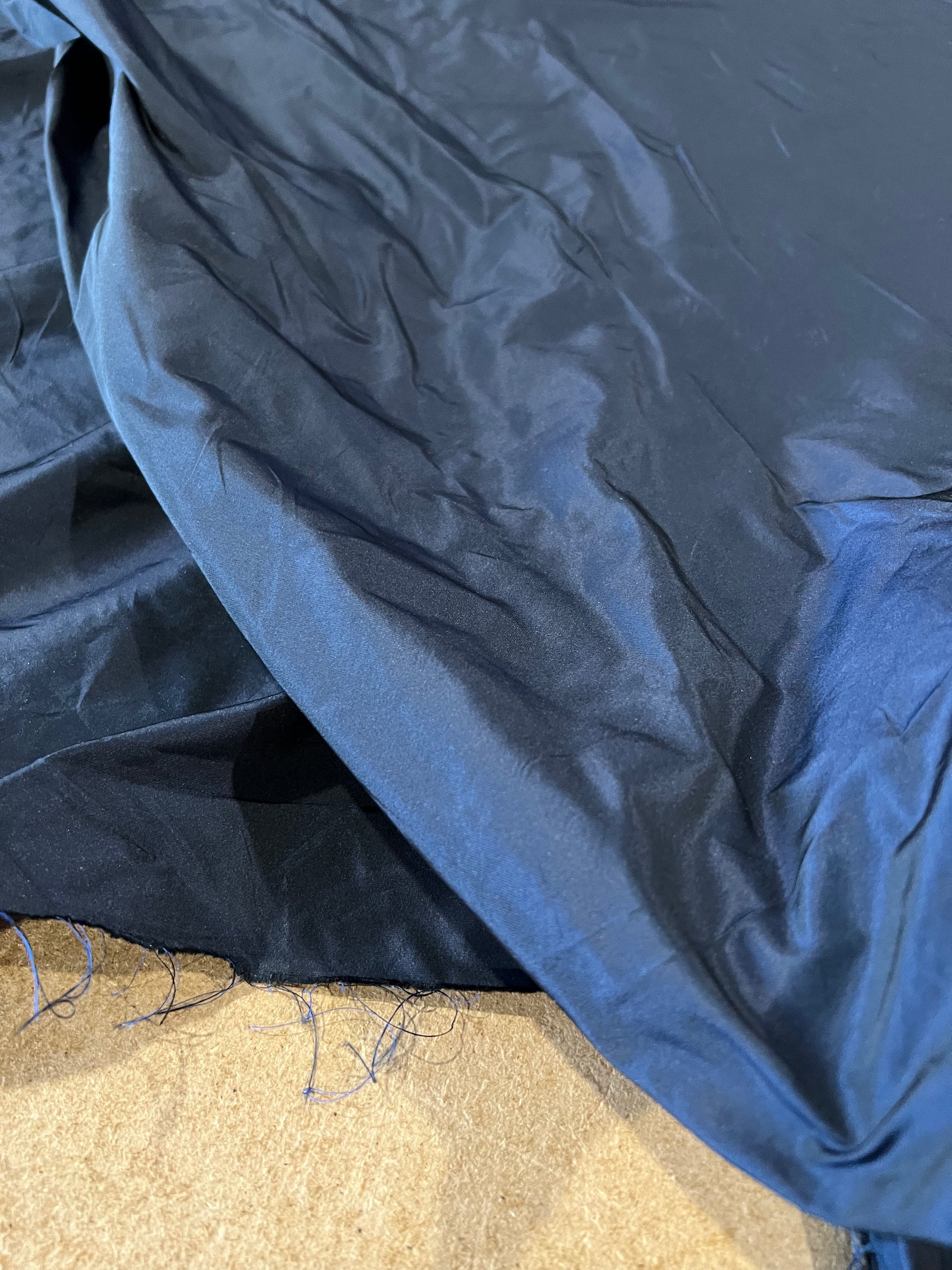 Light Taft 010 stretch dark navy – Wasted Fabrics