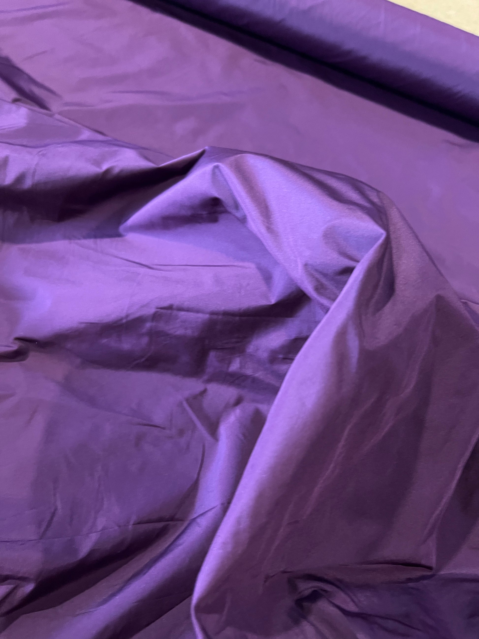 Light Taft 014 dark purple stretch – Wasted Fabrics