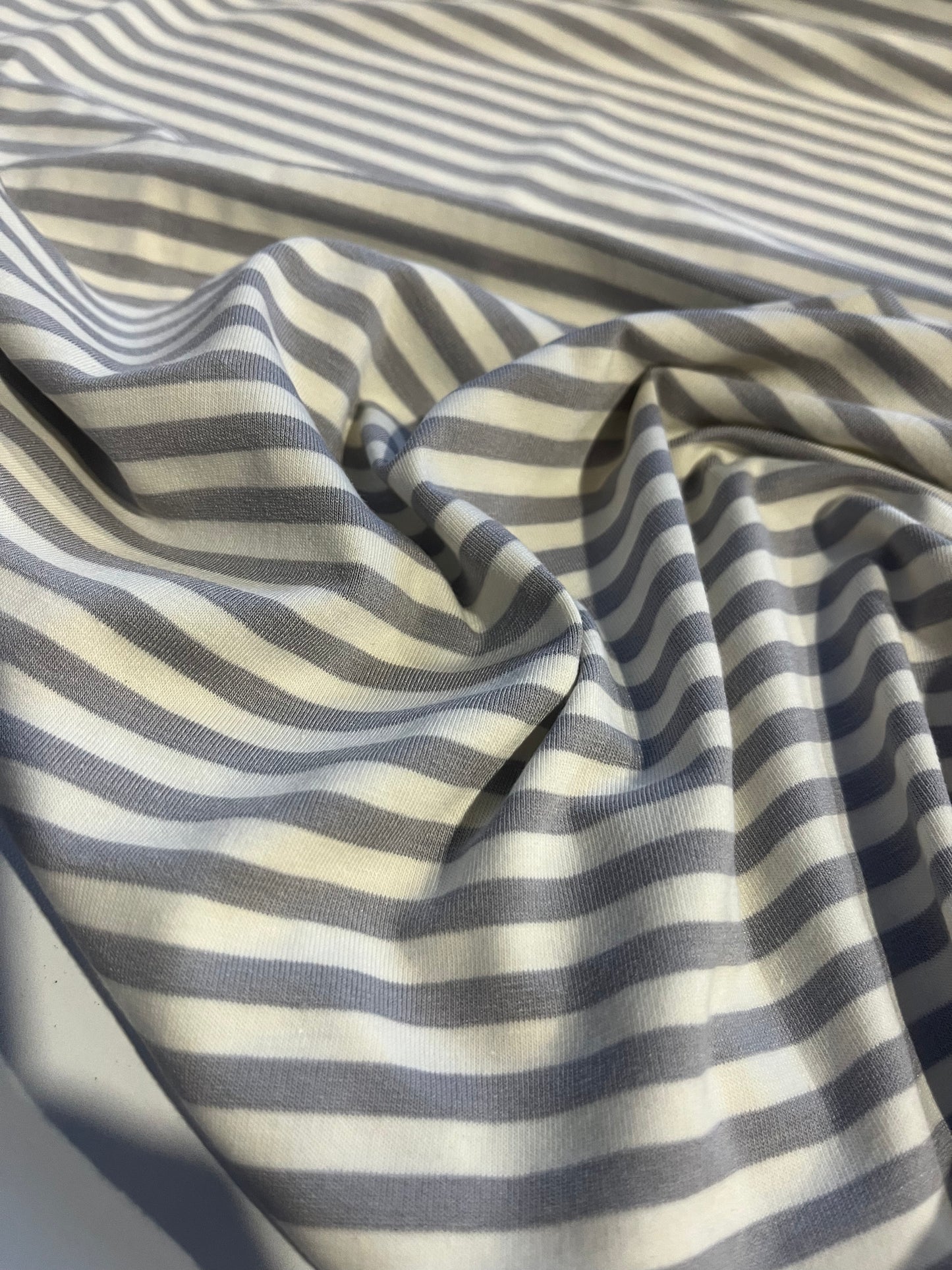 BASILE 050 viscose jersey stripes grey/white – Wasted Fabrics